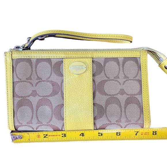 Coach | Bags | Coach Signature C Zippy Walletwristlet Khaki Lemon ...